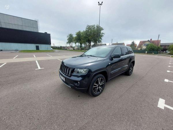 Jeep Grand Cherokee 2013 in Kedainiai, with an engine capacity of 2.99 L and mileage of 356 thousand km for 12000 €, photo 6 on AUTOMOTO.COM.LV