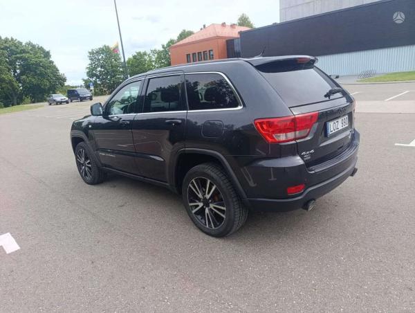 Jeep Grand Cherokee 2013 in Kedainiai, with an engine capacity of 2.99 L and mileage of 356 thousand km for 12000 €, photo 7 on AUTOMOTO.COM.LV