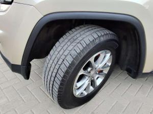 Jeep Grand Cherokee 2014 in Vilnius, with an engine capacity of 3.60 L and mileage of 76 thousand km for 14900 €, photo 27 on AUTOMOTO.COM.LV