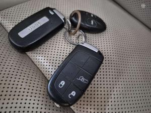 Jeep Grand Cherokee 2014 in Vilnius, with an engine capacity of 3.00 L and mileage of 197 thousand km for 5700 €, photo 12 on AUTOMOTO.COM.LV