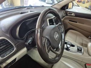 Jeep Grand Cherokee 2014 in Vilnius, with an engine capacity of 3.00 L and mileage of 197 thousand km for 5700 €, photo 24 on AUTOMOTO.COM.LV