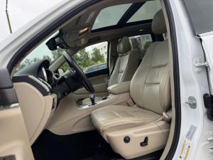 Jeep Grand Cherokee 2015 in Vilnius, with an engine capacity of 3.60 L and mileage of 198 thousand km for 14400 €, photo 4 on AUTOMOTO.COM.LV