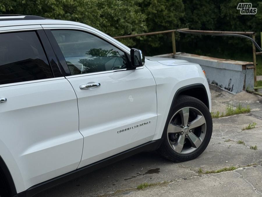 Jeep Grand Cherokee 2015 in Vilnius, with an engine capacity of 3.60 L and mileage of 198 thousand km for 14400 €, photo 17 on AUTOMOTO.COM.LV