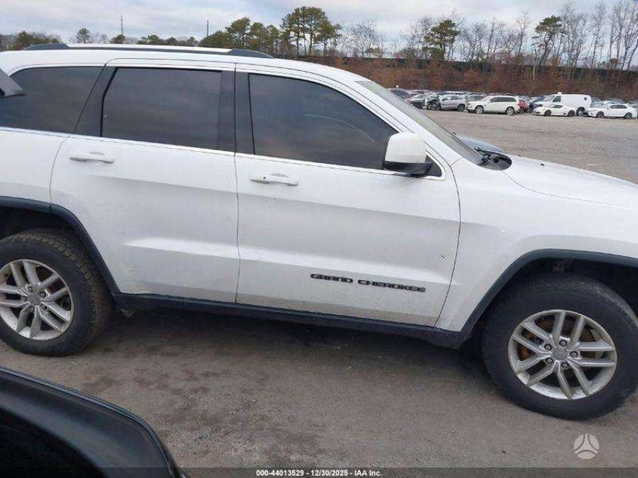 Jeep Grand Cherokee 2016 in Siauliai, with an engine capacity of 3.60 L and mileage of 290 thousand km for 7300 €, photo 10 on AUTOMOTO.COM.LV
