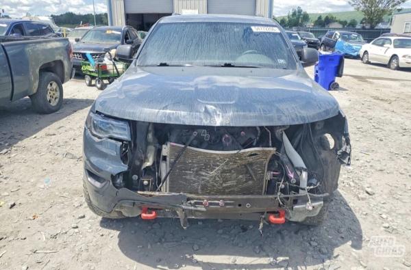 Jeep Grand Cherokee 2017 Klaipėda, ar dzinēja tilpumu 5.70 L un nobraukumu 120 tūkst. km par 6900 €, foto 4 vietnē AUTOMOTO.COM.LV