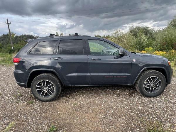 Jeep Grand Cherokee 2017 in Siauliai, with an engine capacity of 5.65 L and mileage of 272 thousand km for 14400 €, photo 9 on AUTOMOTO.COM.LV