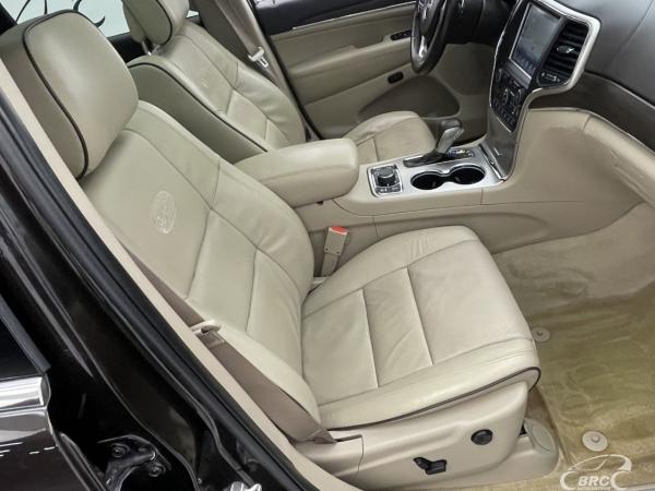 Jeep Grand Cherokee 2017 in Vilnius, with an engine capacity of 0.00 L and mileage of 246 thousand km for 13900 €, photo 6 on AUTOMOTO.COM.LV