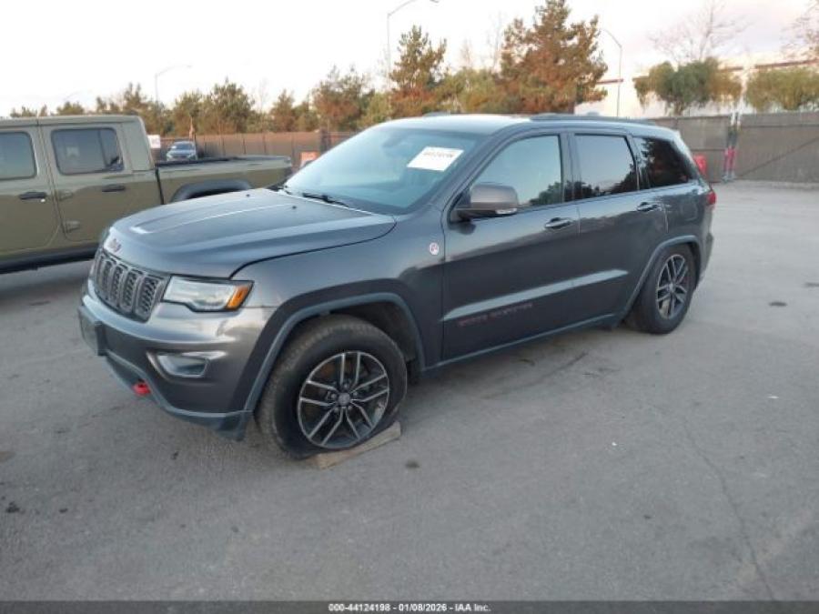 Jeep Grand Cherokee 2018 in Klaipeda, with an engine capacity of 0.00 L and mileage of 0 thousand km for 7500 €, photo 2 on AUTOMOTO.COM.LV