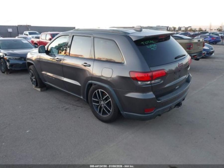 Jeep Grand Cherokee 2018 in Klaipeda, with an engine capacity of 0.00 L and mileage of 0 thousand km for 7500 €, photo 3 on AUTOMOTO.COM.LV