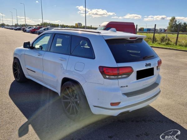 Jeep Grand Cherokee 2018 in Vilnius, with an engine capacity of 2.99 L and mileage of 279 thousand km for 17900 €, photo 3 on AUTOMOTO.COM.LV