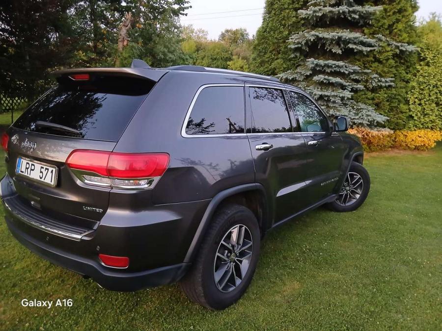 Jeep Grand Cherokee 2018 in Kedainiai, with an engine capacity of 2.99 L and mileage of 82 thousand km for 16500 €, photo 5 on AUTOMOTO.COM.LV