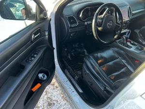 Jeep Grand Cherokee 2019 in Vilnius, with an engine capacity of 5.65 L and mileage of 143 thousand km for 21900 €, photo 4 on AUTOMOTO.COM.LV