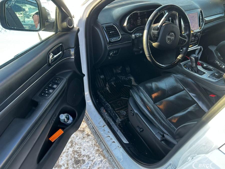 Jeep Grand Cherokee 2019 in Vilnius, with an engine capacity of 5.65 L and mileage of 143 thousand km for 21900 €, photo 4 on AUTOMOTO.COM.LV