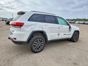 Jeep Grand Cherokee 2019 in Siauliai, with an engine capacity of 3.60 L and mileage of 260 thousand km for 8800 €, photo 4 on AUTOMOTO.COM.LV