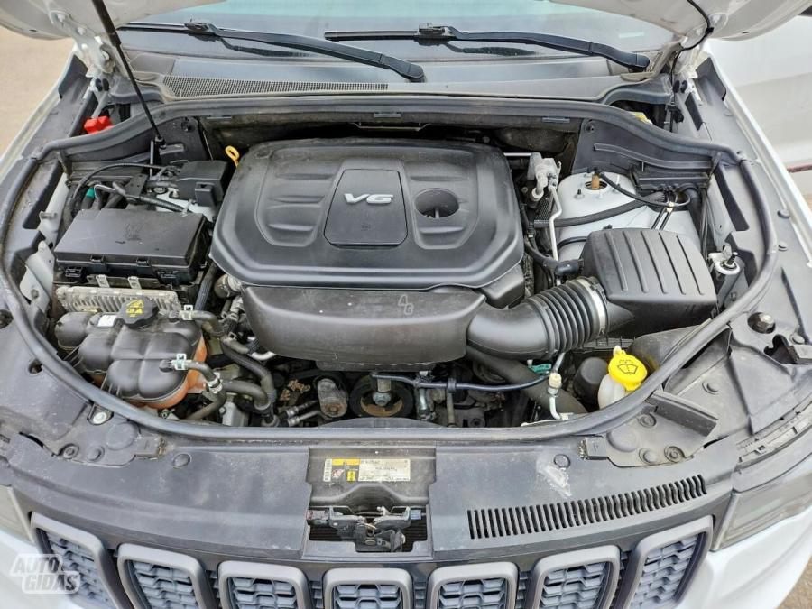 Jeep Grand Cherokee 2019 in Siauliai, with an engine capacity of 3.60 L and mileage of 260 thousand km for 8800 €, photo 10 on AUTOMOTO.COM.LV