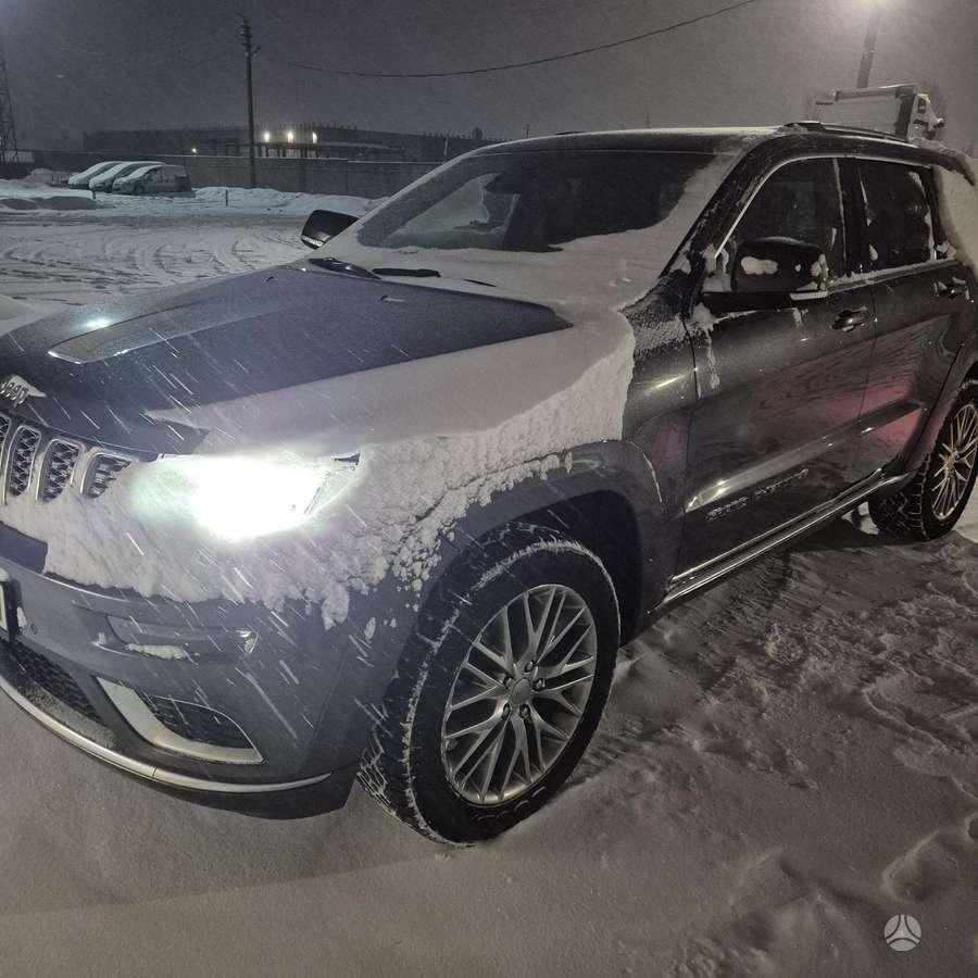 Jeep Grand Cherokee 2020 in Mazeikiai, with an engine capacity of 2.99 L and mileage of 178 thousand km for 24200 €, photo 4 on AUTOMOTO.COM.LV
