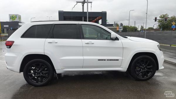 Jeep Grand Cherokee 2020 in Kaunas, with an engine capacity of 3.60 L and mileage of 182 thousand km for 15100 €, photo 3 on AUTOMOTO.COM.LV
