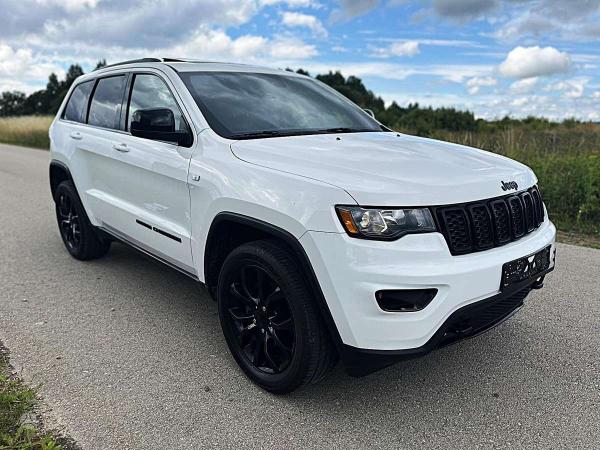 Jeep Grand Cherokee 2020 in Telschi, with an engine capacity of 3.60 L and mileage of 79 thousand km for 21499 €, photo 1 on AUTOMOTO.COM.LV