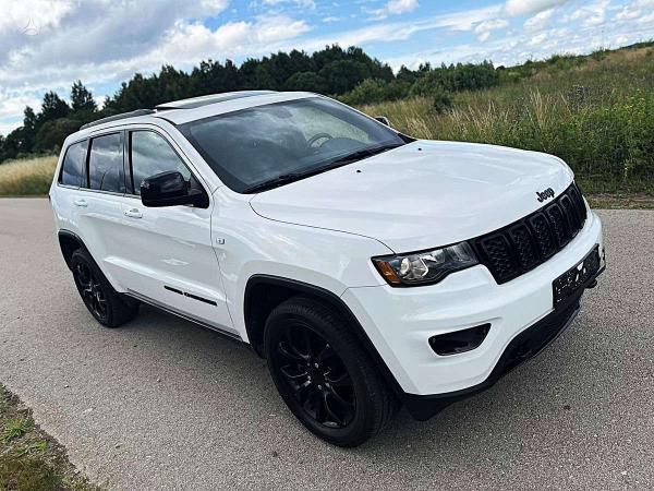 Jeep Grand Cherokee 2020 in Telschi, with an engine capacity of 3.60 L and mileage of 79 thousand km for 21499 €, photo 5 on AUTOMOTO.COM.LV