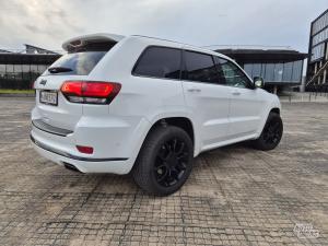 Jeep Grand Cherokee 2020 Kauņa, ar dzinēja tilpumu 5.70 L un nobraukumu 100 tūkst. km par 25000 €, foto 8 vietnē AUTOMOTO.COM.LV