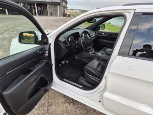 Jeep Grand Cherokee 2020 Kauņa, ar dzinēja tilpumu 5.70 L un nobraukumu 100 tūkst. km par 25000 €, foto 15 vietnē AUTOMOTO.COM.LV