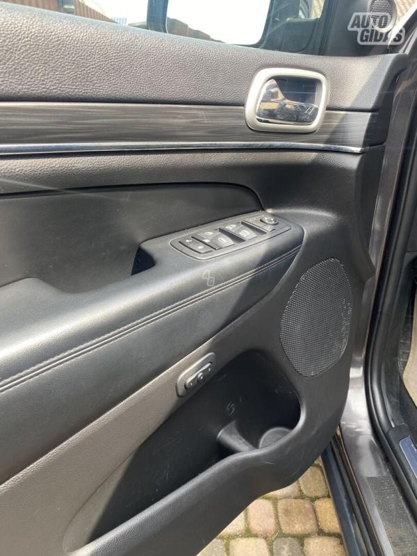 Jeep Grand Cherokee 2020 in Kaunas, with an engine capacity of 3.60 L and mileage of 49 thousand km for 19600 €, photo 10 on AUTOMOTO.COM.LV