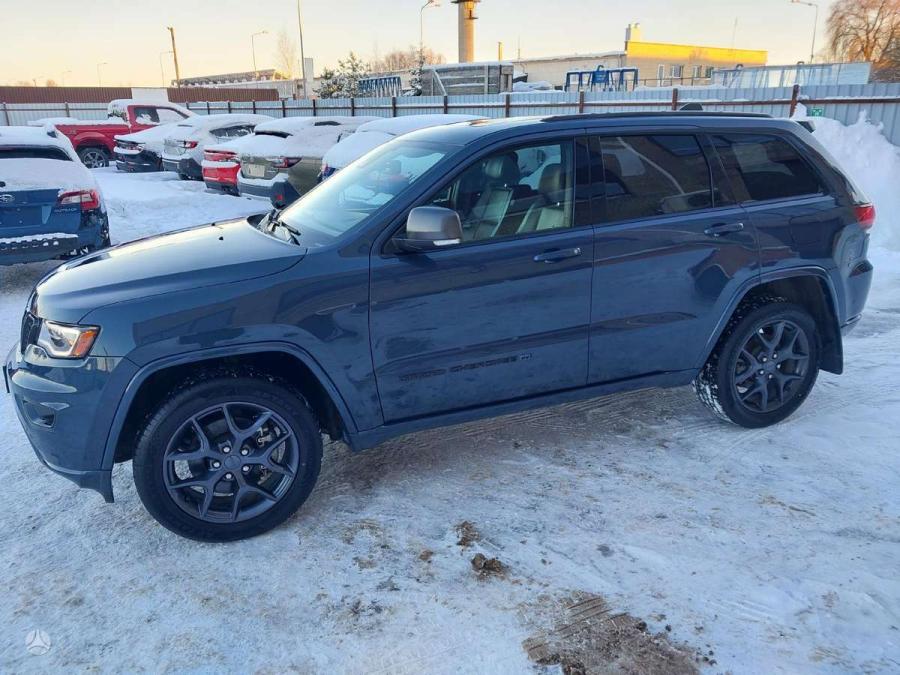 Jeep Grand Cherokee 2021 in Alytus, with an engine capacity of 3.60 L and mileage of 114 thousand km for 25400 €, photo 3 on AUTOMOTO.COM.LV