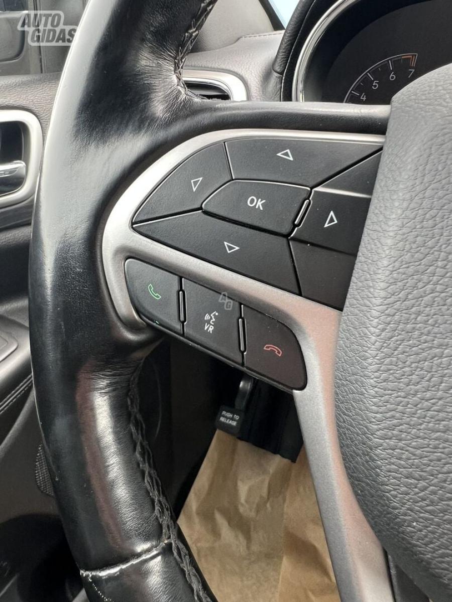 Jeep Grand Cherokee 2021 Kretinga, ar dzinēja tilpumu 3.60 L un nobraukumu 74 tūkst. km par 20000 €, foto 19 vietnē AUTOMOTO.COM.LV