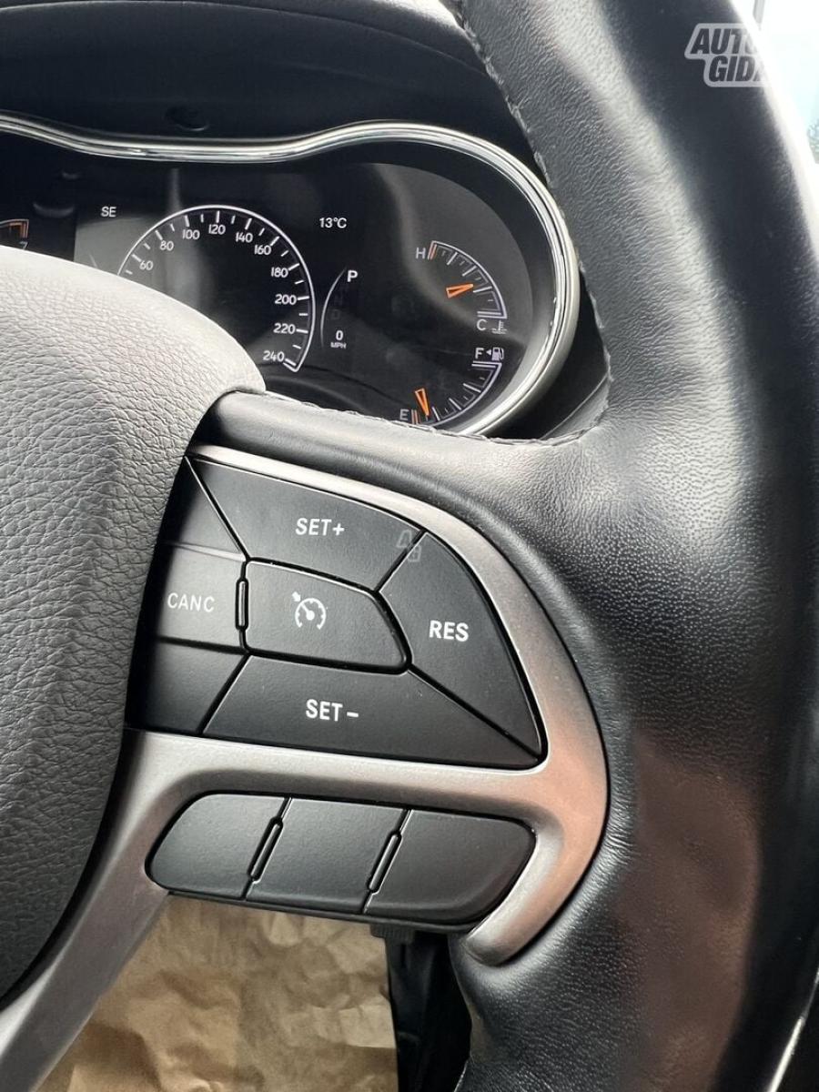 Jeep Grand Cherokee 2021 Kretinga, ar dzinēja tilpumu 3.60 L un nobraukumu 74 tūkst. km par 20000 €, foto 20 vietnē AUTOMOTO.COM.LV