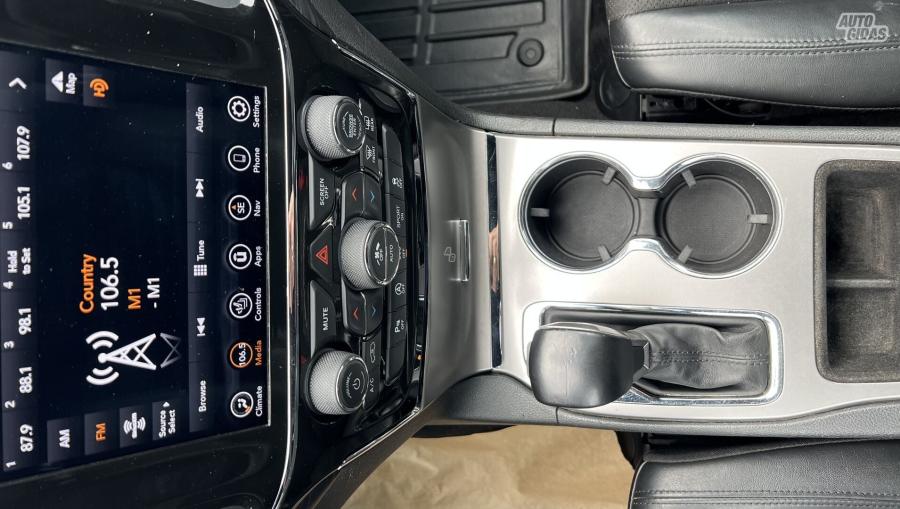 Jeep Grand Cherokee 2021 Kretinga, ar dzinēja tilpumu 3.60 L un nobraukumu 74 tūkst. km par 20000 €, foto 23 vietnē AUTOMOTO.COM.LV