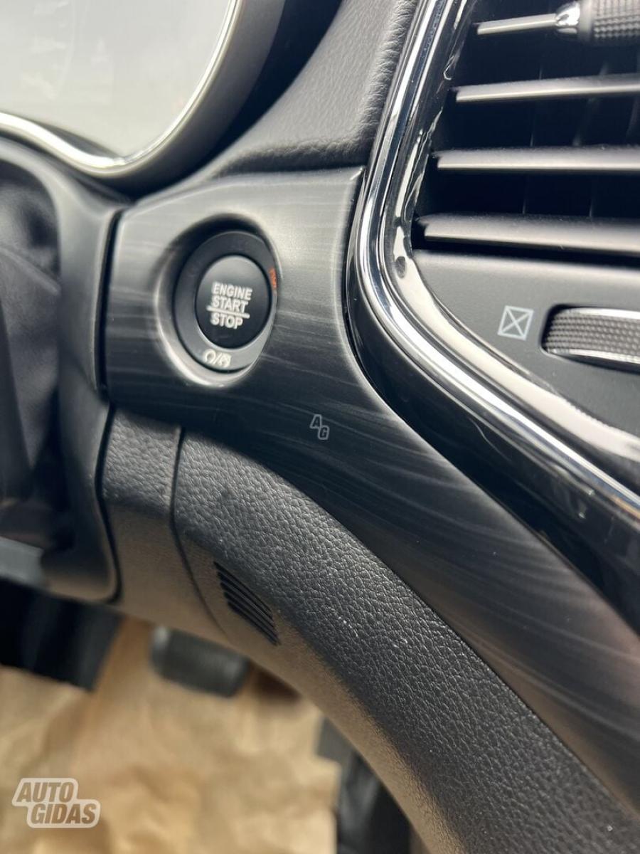 Jeep Grand Cherokee 2021 Kretinga, ar dzinēja tilpumu 3.60 L un nobraukumu 74 tūkst. km par 20000 €, foto 24 vietnē AUTOMOTO.COM.LV