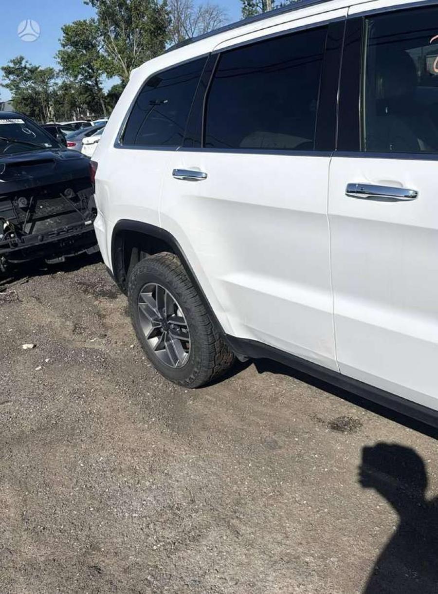 Jeep Grand Cherokee 2021 in Siauliai, with an engine capacity of 3.60 L and mileage of 53 thousand km for 11500 €, photo 24 on AUTOMOTO.COM.LV