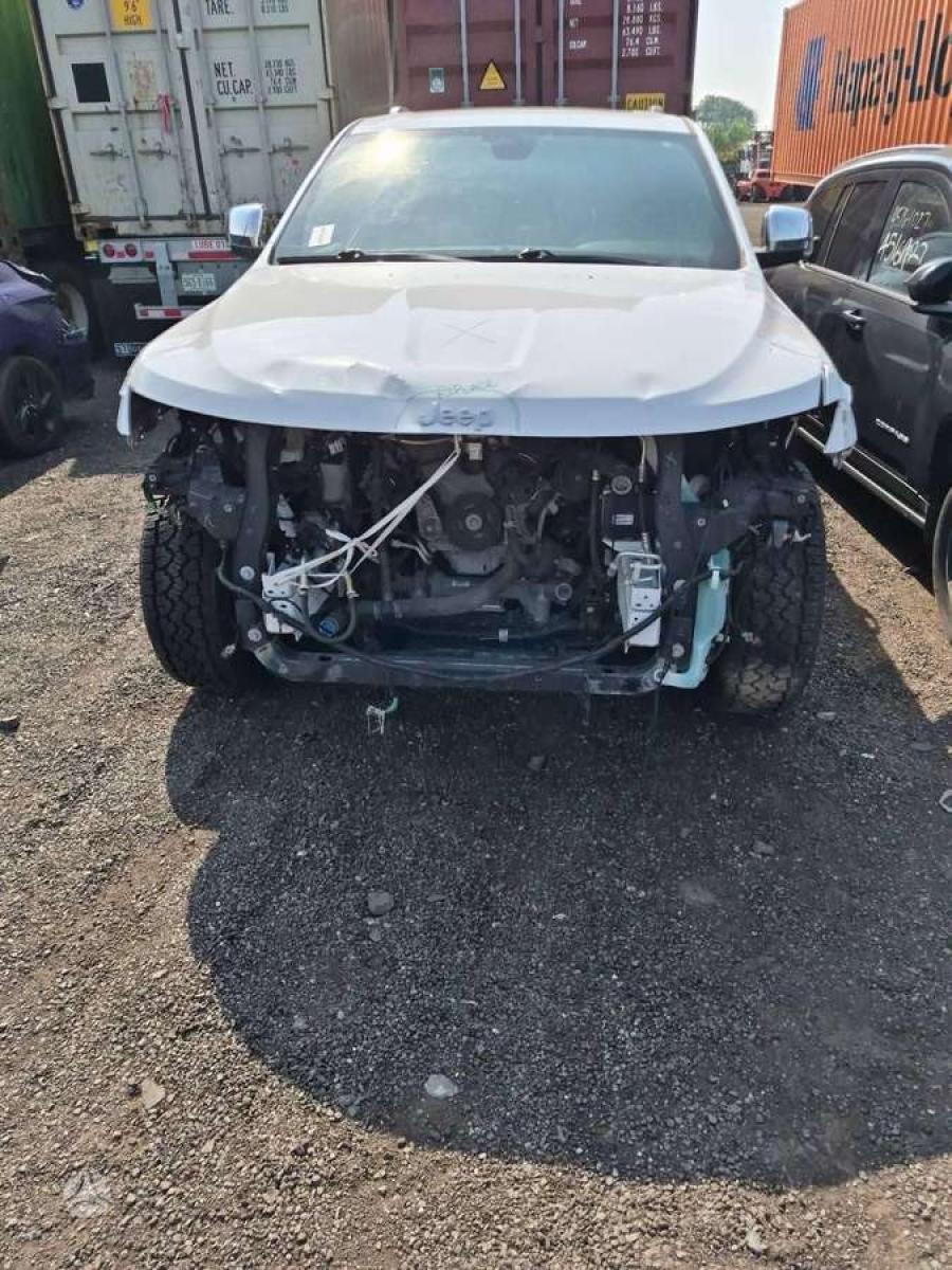 Jeep Grand Cherokee 2021 in Siauliai, with an engine capacity of 3.60 L and mileage of 53 thousand km for 11500 €, photo 35 on AUTOMOTO.COM.LV