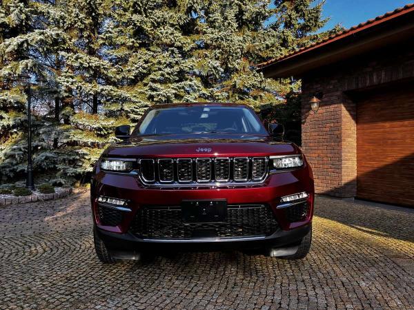 Jeep Grand Cherokee 2022 in Klaipeda, with an engine capacity of 2.00 L and mileage of 90 thousand km for 36600 €, photo 3 on AUTOMOTO.COM.LV