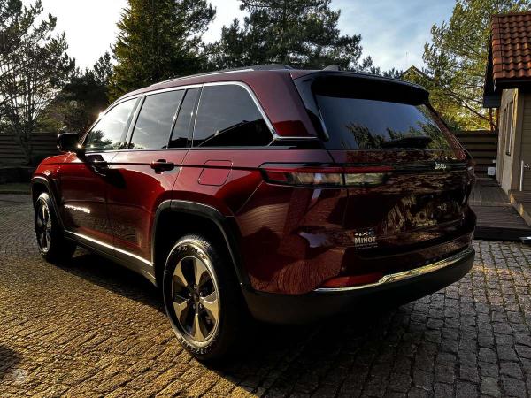 Jeep Grand Cherokee 2022 in Klaipeda, with an engine capacity of 2.00 L and mileage of 90 thousand km for 36600 €, photo 4 on AUTOMOTO.COM.LV