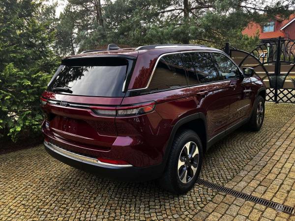 Jeep Grand Cherokee 2022 in Klaipeda, with an engine capacity of 2.00 L and mileage of 90 thousand km for 36600 €, photo 5 on AUTOMOTO.COM.LV