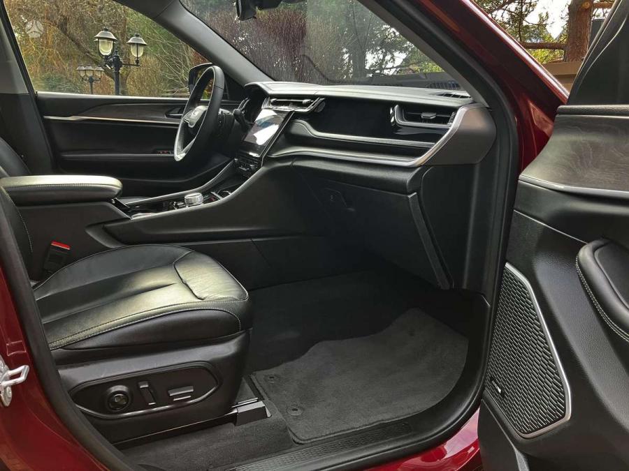 Jeep Grand Cherokee 2022 Klaipėda, ar dzinēja tilpumu 2.00 L un nobraukumu 90 tūkst. km par 36600 €, foto 14 vietnē AUTOMOTO.COM.LV