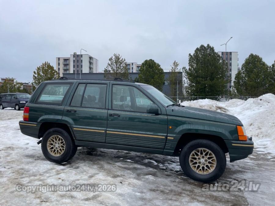 Zaļš Jeep Grand Cherokee 1993 Tallina, ar dzinēja tilpumu 5.20 L un nobraukumu 150 tūkst. km par 5999 €, foto 2 vietnē AUTOMOTO.COM.LV