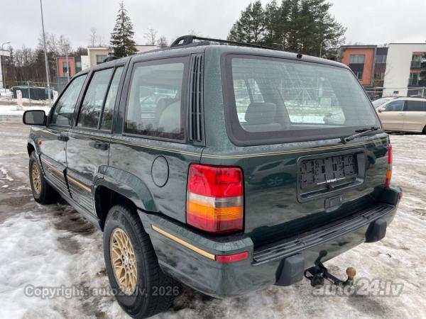 Green Jeep Grand Cherokee 1993 in Tallinn, with an engine capacity of 5.20 L and mileage of 150 thousand km for 5999 €, photo 3 on AUTOMOTO.COM.LV