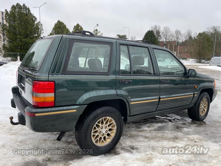 Zaļš Jeep Grand Cherokee 1993 Tallina, ar dzinēja tilpumu 5.20 L un nobraukumu 150 tūkst. km par 5999 €, foto 4 vietnē AUTOMOTO.COM.LV