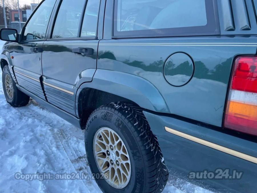 Zaļš Jeep Grand Cherokee 1993 Tallina, ar dzinēja tilpumu 5.20 L un nobraukumu 150 tūkst. km par 5999 €, foto 11 vietnē AUTOMOTO.COM.LV