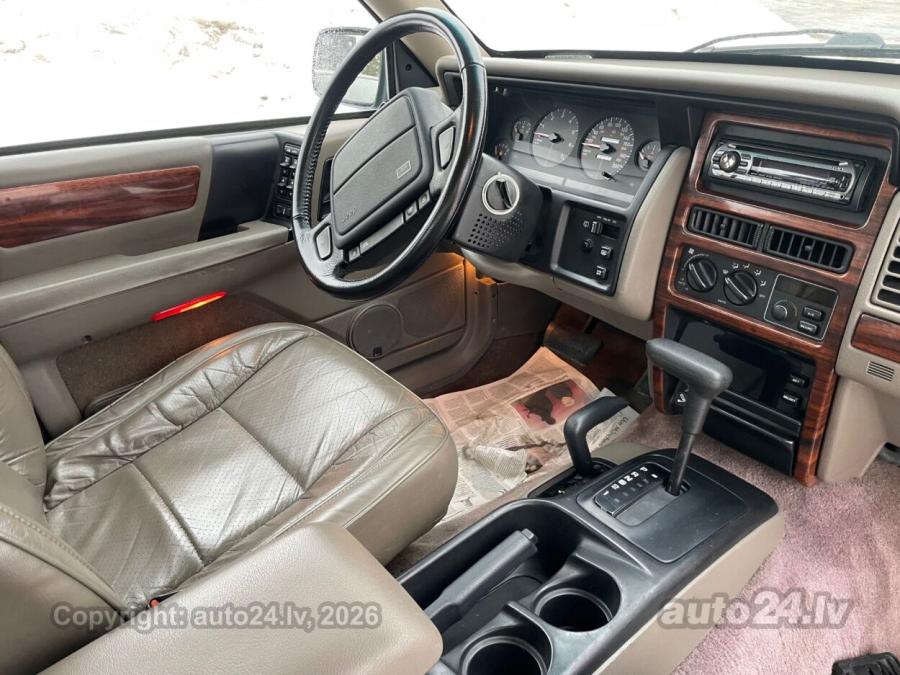 Zaļš Jeep Grand Cherokee 1993 Tallina, ar dzinēja tilpumu 5.20 L un nobraukumu 150 tūkst. km par 5999 €, foto 15 vietnē AUTOMOTO.COM.LV