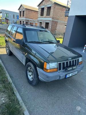 Green Jeep Grand Cherokee 1996 in Kaunas, with an engine capacity of 2.50 L and mileage of 335 thousand km for 2400 €, photo  on AUTOMOTO.COM.LV