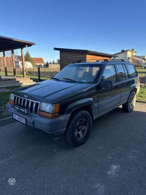 Green Jeep Grand Cherokee 1996 in Kaunas, with an engine capacity of 2.50 L and mileage of 335 thousand km for 2400 €, photo 2 on AUTOMOTO.COM.LV