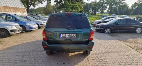 Green Jeep Grand Cherokee 1999 in Valmiera, with an engine capacity of 3.10 L and mileage of 336 thousand km for 3200 €, photo 4 on AUTOMOTO.COM.LV