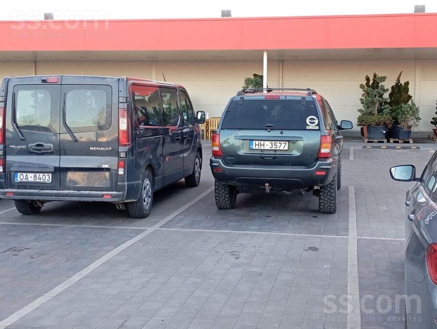 Zaļš Jeep Grand Cherokee 2002 Rīga, ar dzinēja tilpumu 4.70 L un nobraukumu 209 tūkst. km par 3700 €, foto 6 vietnē AUTOMOTO.COM.LV