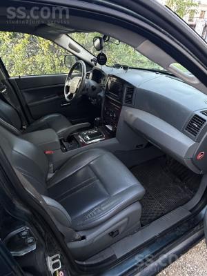 Zaļš Jeep Grand Cherokee 2006 Daugavpils, ar dzinēja tilpumu 3.00 L un nobraukumu 380 tūkst. km par 2500 €, foto 5 vietnē AUTOMOTO.COM.LV