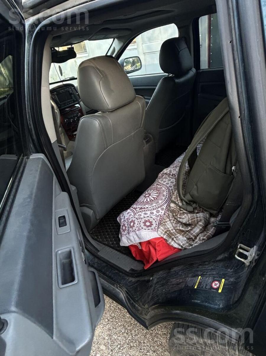 Zaļš Jeep Grand Cherokee 2006 Daugavpils, ar dzinēja tilpumu 3.00 L un nobraukumu 380 tūkst. km par 2500 €, foto 6 vietnē AUTOMOTO.COM.LV