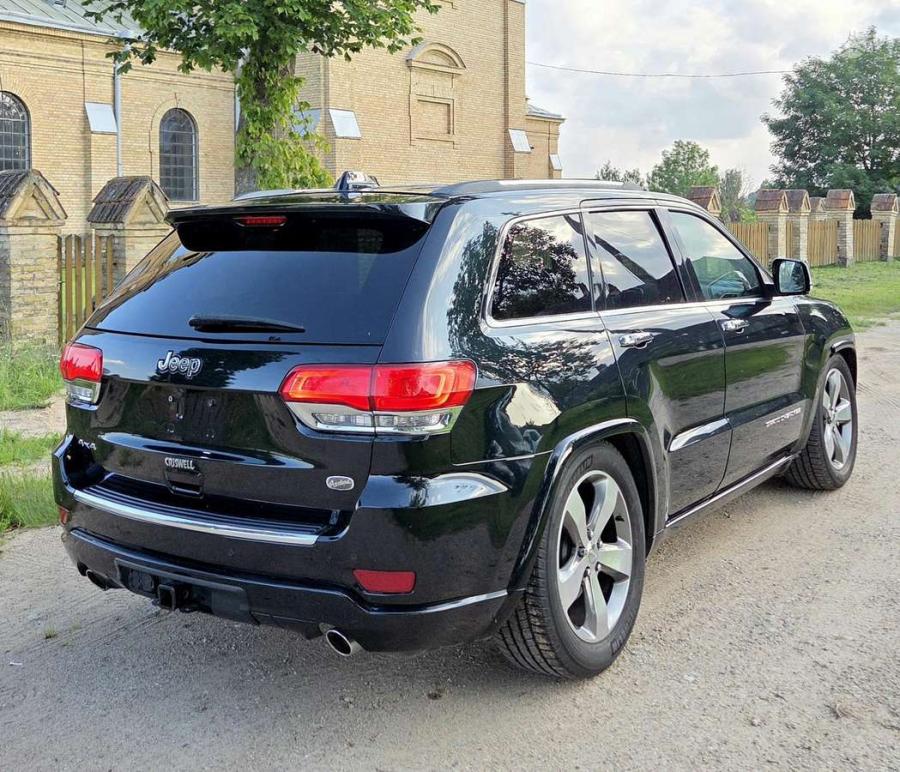 Green Jeep Grand Cherokee 2014 in Elektrenai, with an engine capacity of 3.60 L and mileage of 126 thousand km for 8800 €, photo 5 on AUTOMOTO.COM.LV