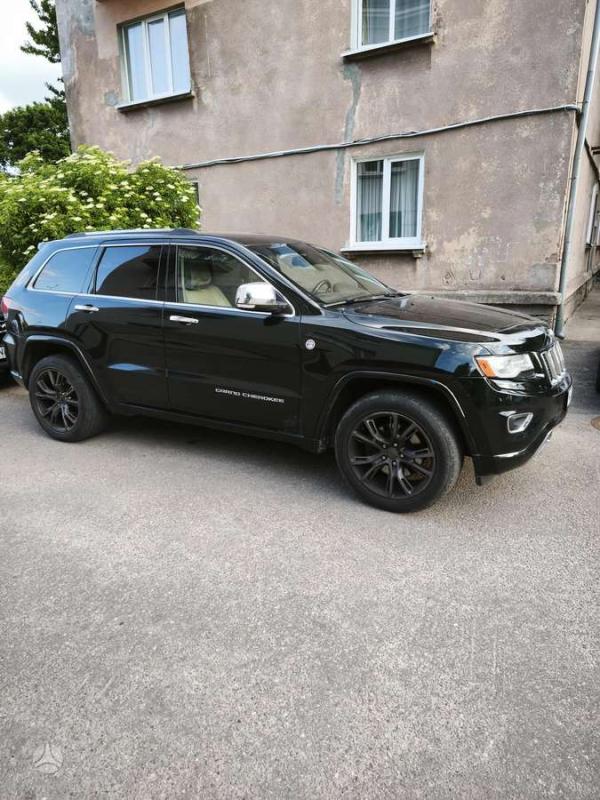 Green Jeep Grand Cherokee 2015 in Klaipeda, with an engine capacity of 2.99 L and mileage of 239 thousand km for 10500 €, photo 3 on AUTOMOTO.COM.LV